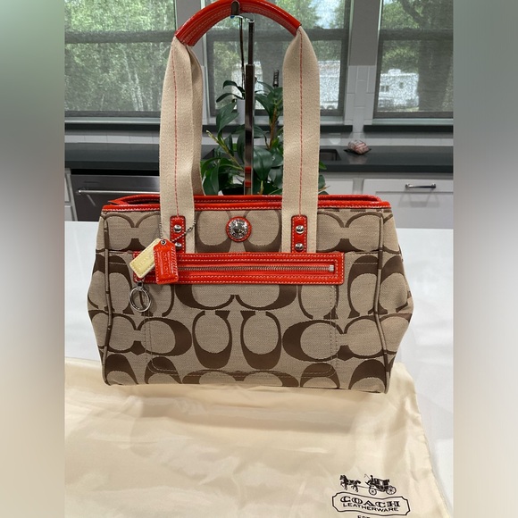 Coach | Bags | Coach 4878 Daisy Signature Handbag Dust Bag Included Euc ...